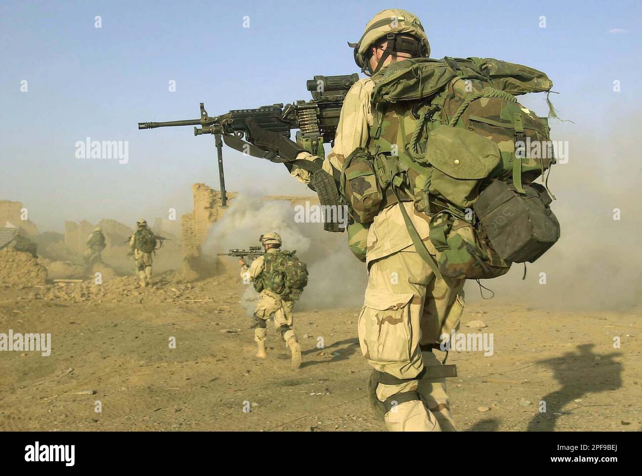 Soldiers of the 3rd Platoon, Bravo Company, 2nd Battalion, 504th PIR of ...
