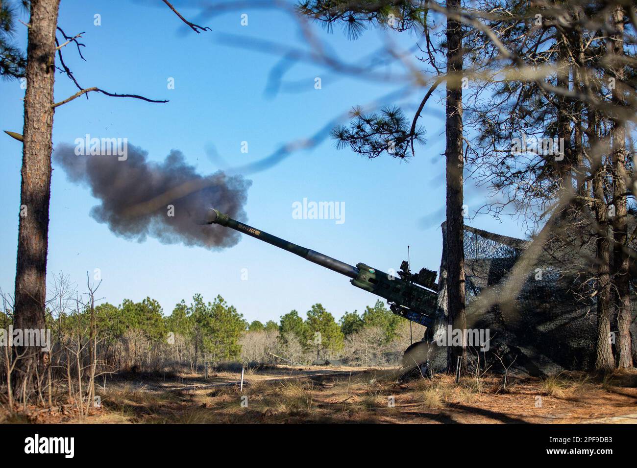 U.S. Army Paratroopers assigned to 1-319th Charlie Battery of the ...