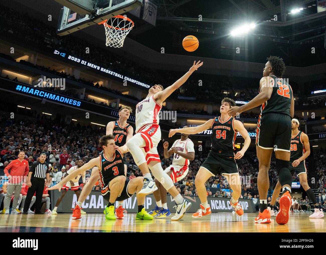 Sacramento, CA, USA. 16th Mar, 2023. Arizona Wildcats forward Azuolas Tubelis (10) loses control ...