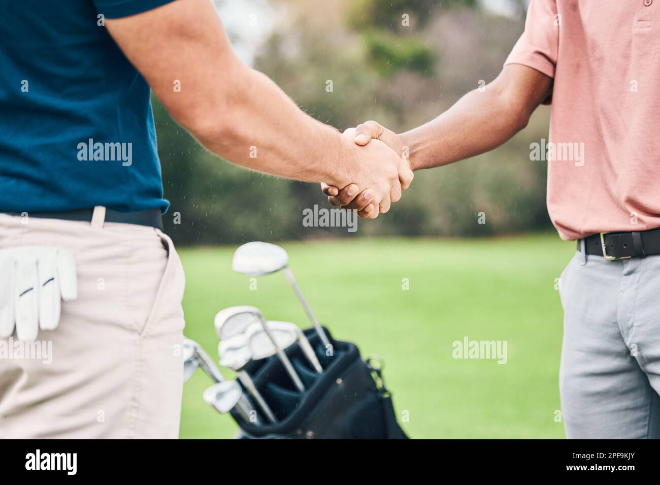 Golf players shaking hands hi-res stock photography and images - Alamy
