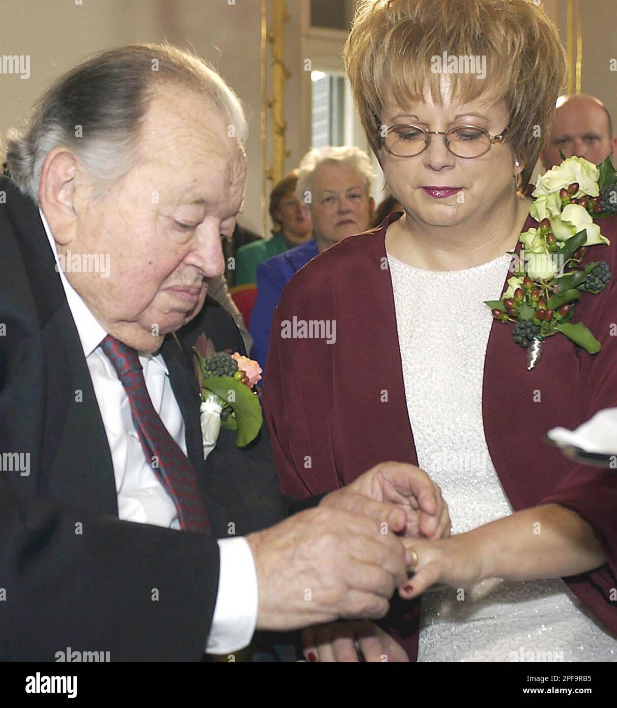 Der 95-jaehrige Schauspieler Leo Askin und die Wiener Medienexpertin ...