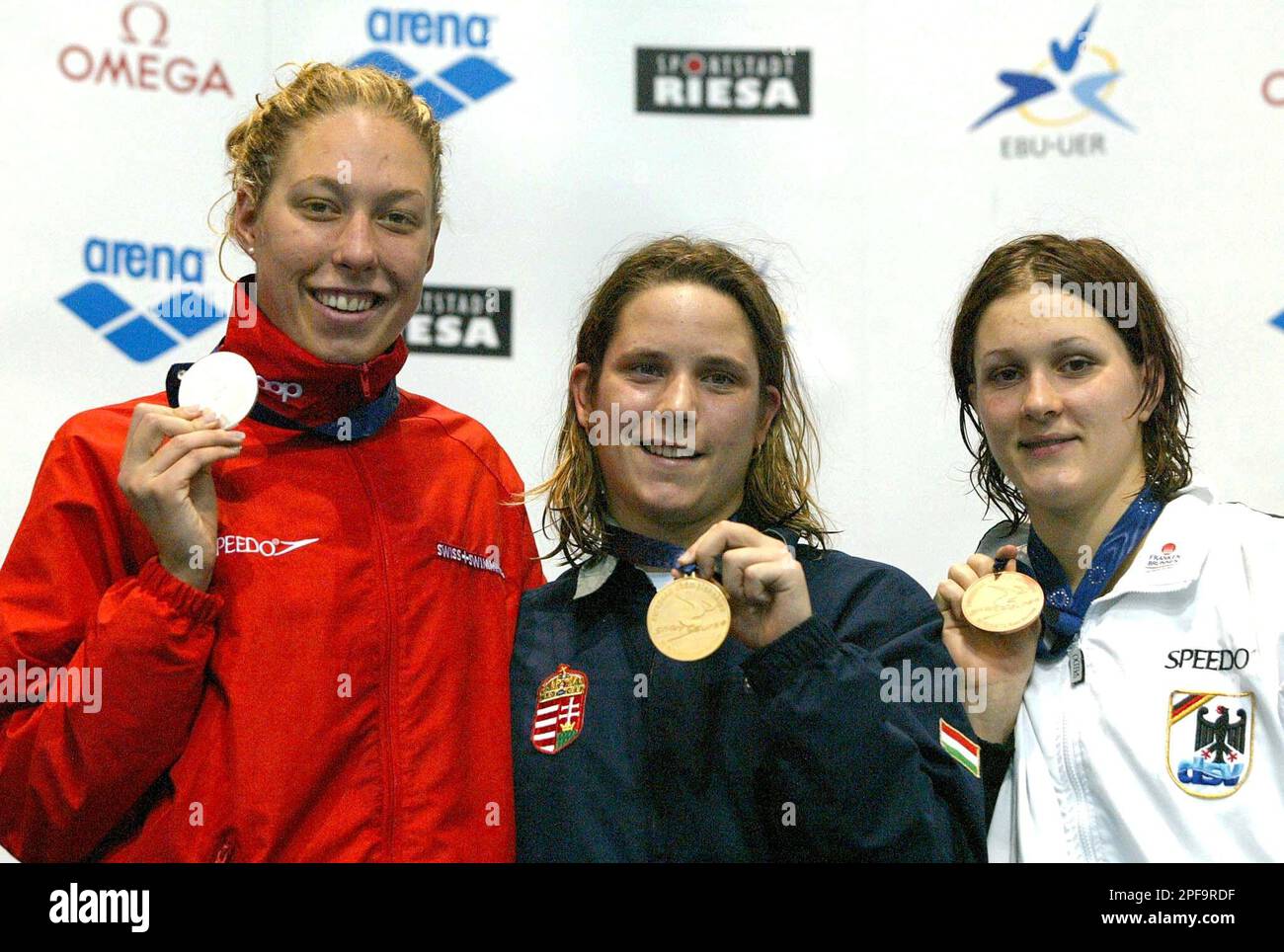 Flavia Rigamonti, links, hat mit neuem Schweizer Kurzbahnrekord Silber ueber 800 m Freistil ...