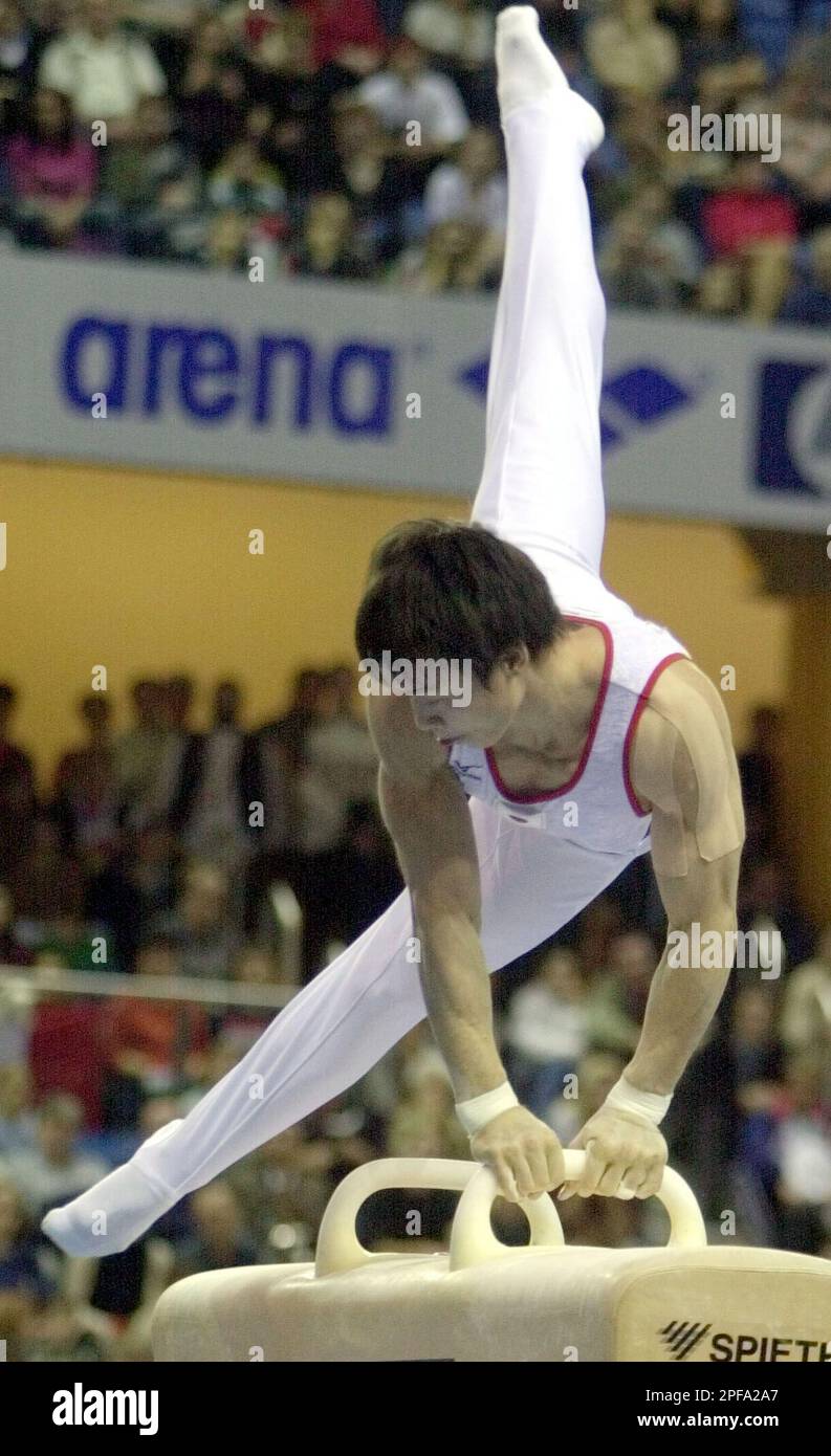 Japan's Takehiro Kashima performs to win bronze in the men's pommel ...