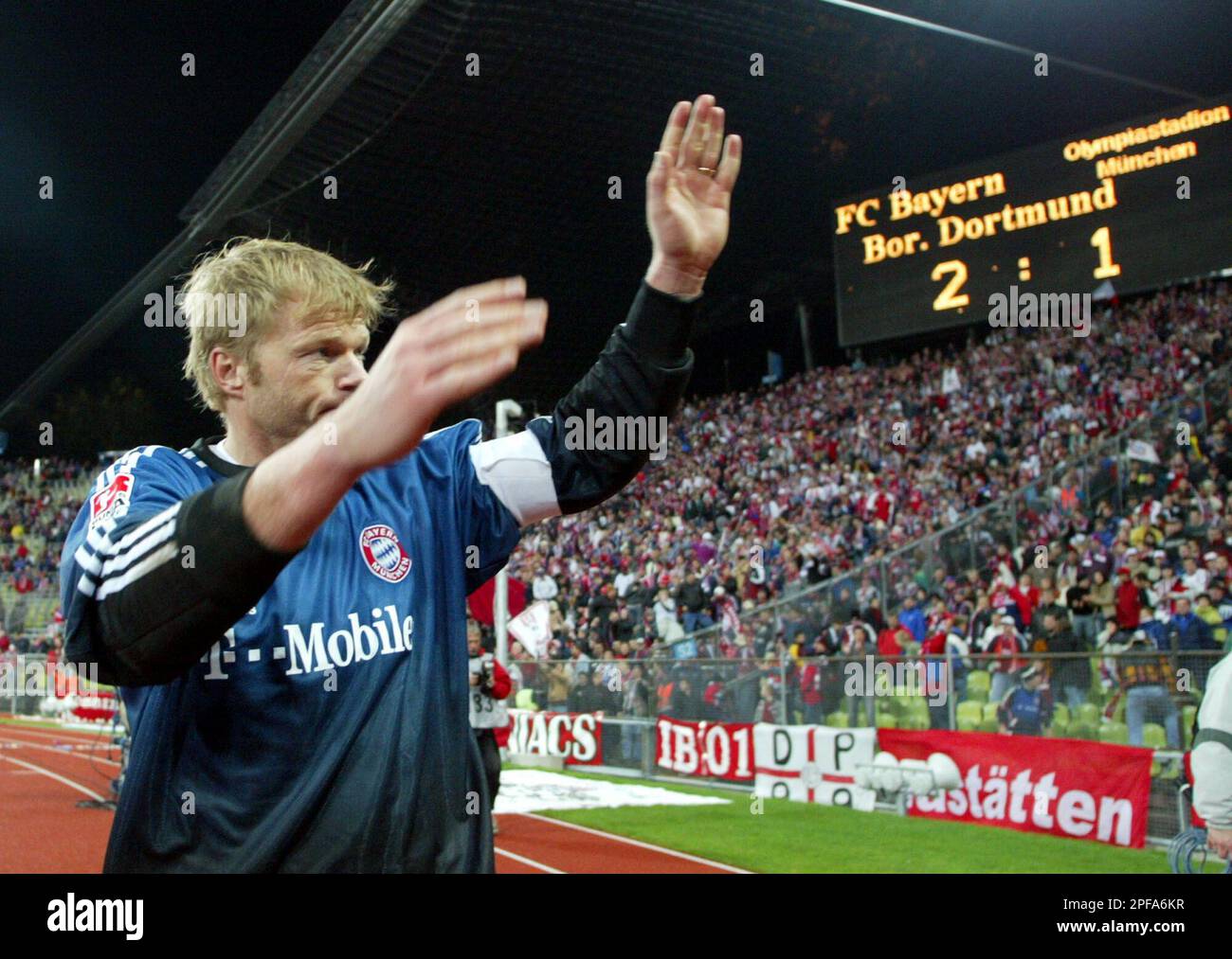 Bayern Munich's goalkeeper Oliver Kahn jubilates after the German first ...