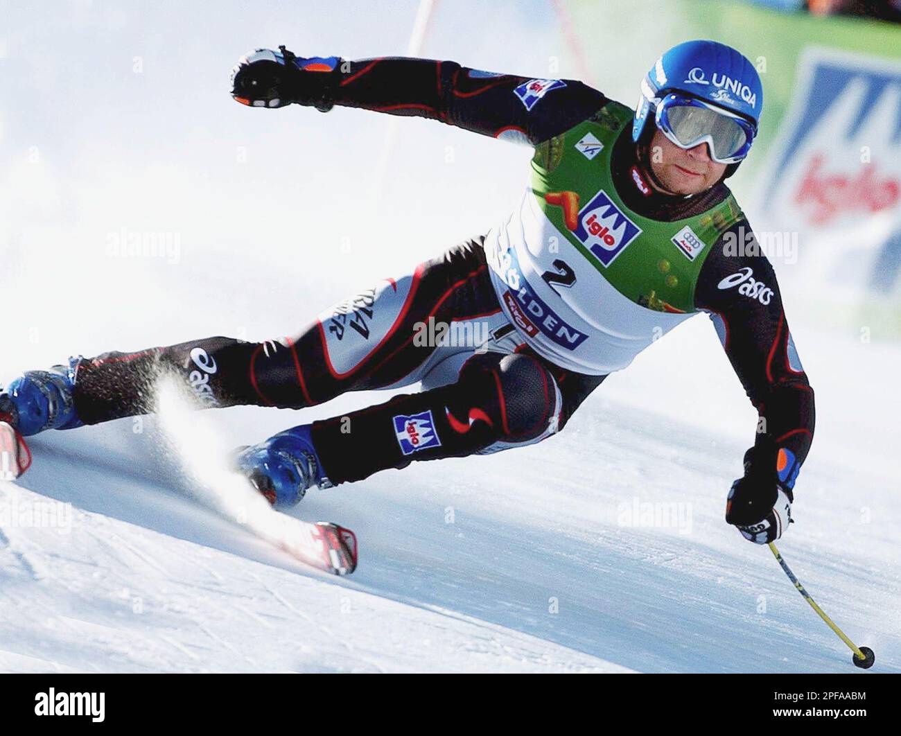 Austria's Stephan Eberharter clears a gate during the men's World Cup ...