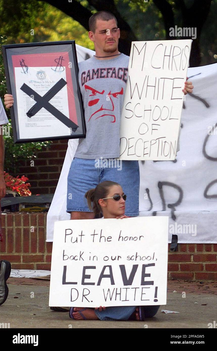 Gardner-Webb University students Jerry McCauley, top, and Jessica ...
