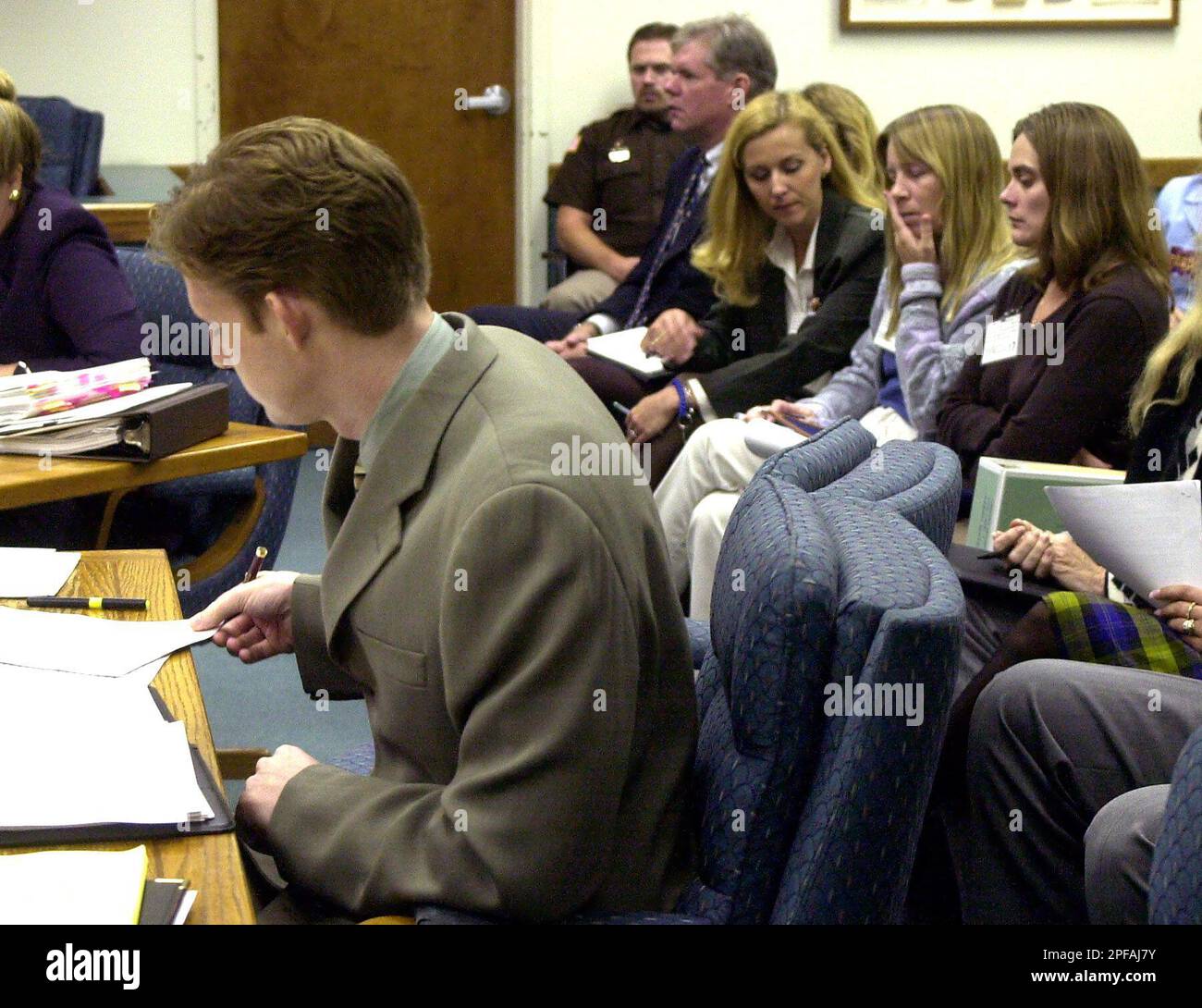 ** CORRECTS IDENTIFICATION OF PERSON AT RIGHT IN PHOTOGRAPH TO PENNY ...