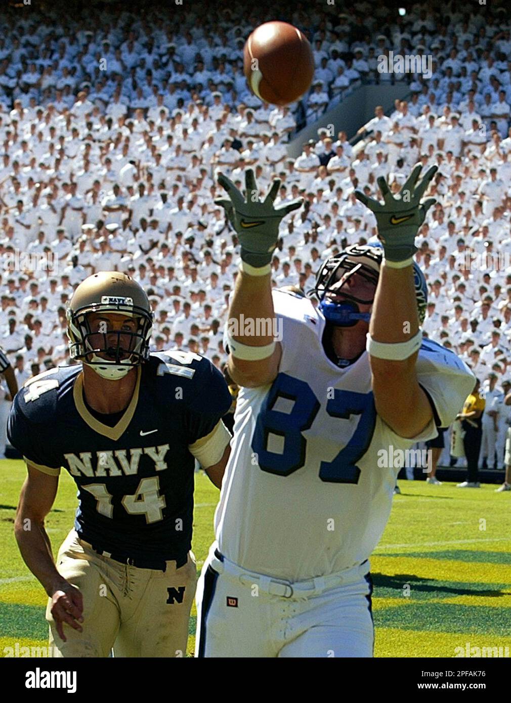 Duke tight end Calen Powell (87) hauls in a touchdown pass from Duke ...