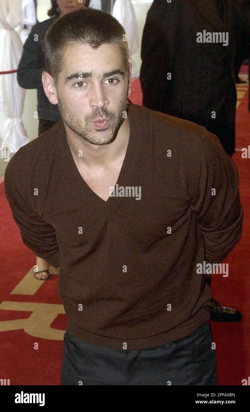 Actor Colin Farrell arrives at the premiere of Phone Booth during the ...