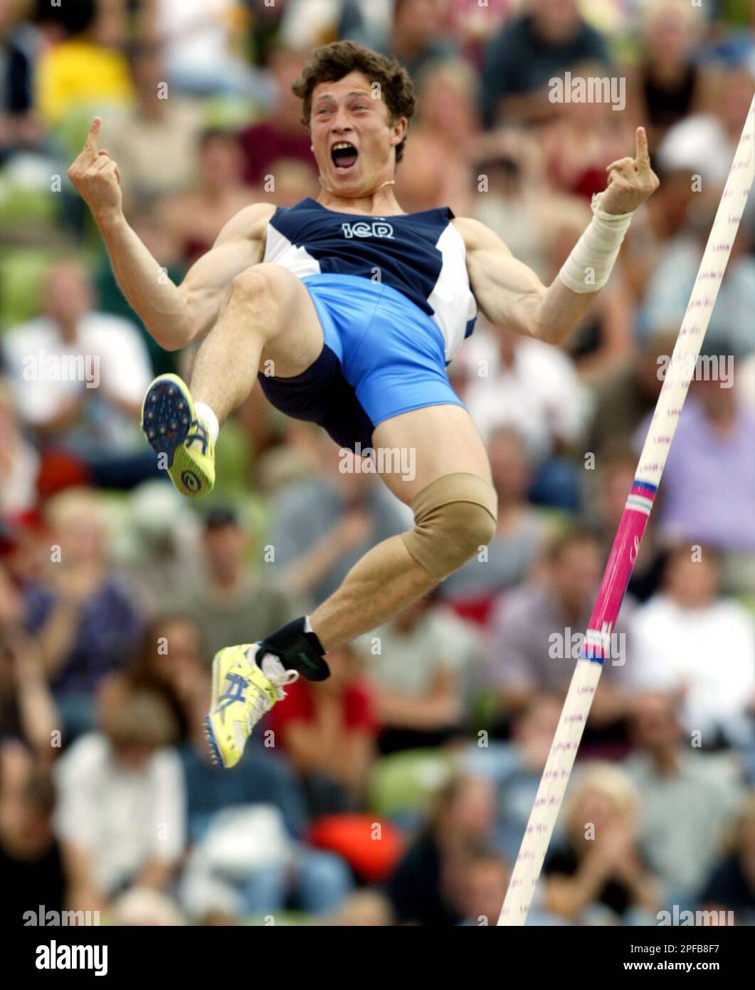 Israel's Alex Averbukh reacts after his attempt in the pole vault final ...