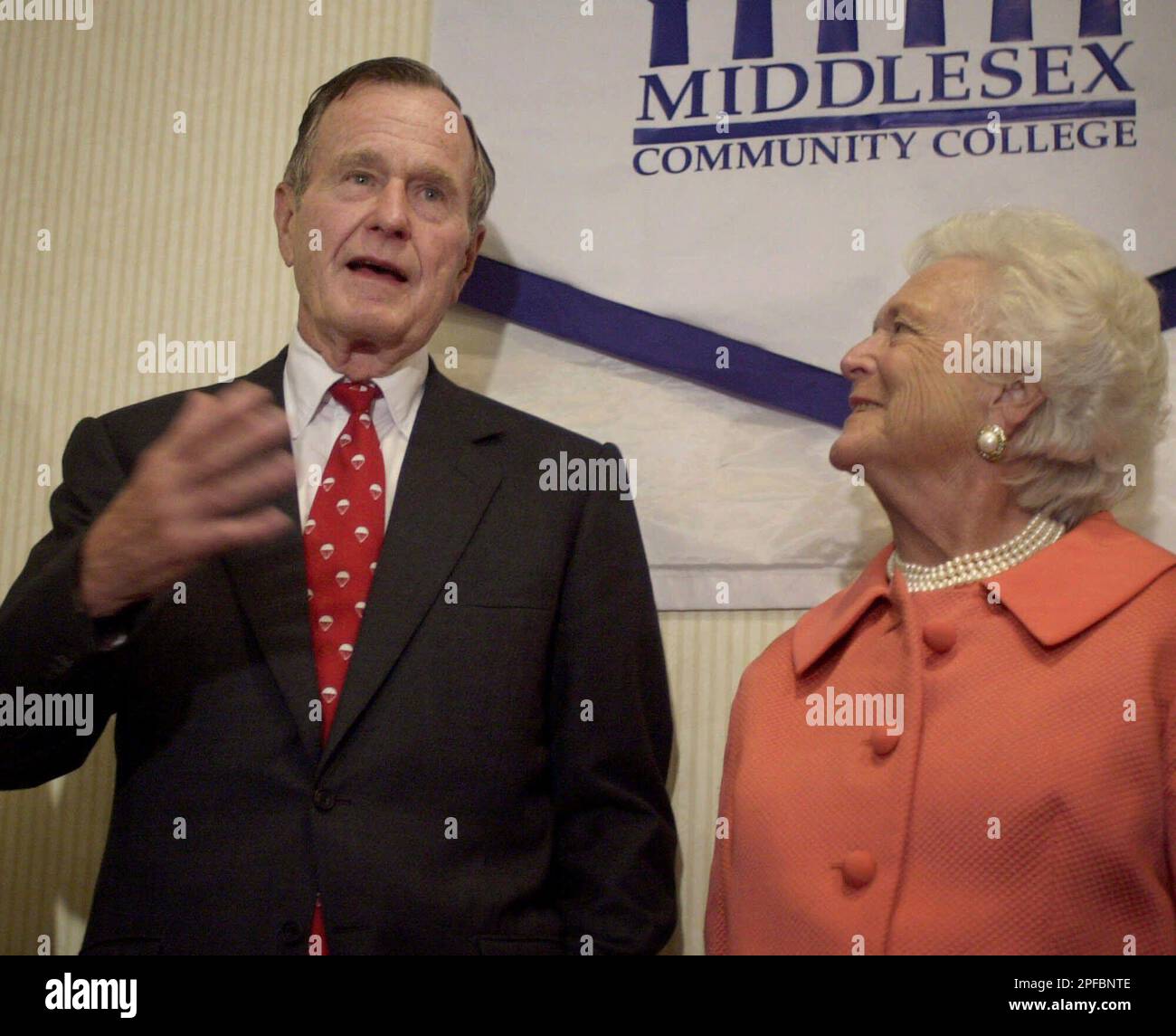 Former President George Bush, left, and his wife, Barbara, address ...