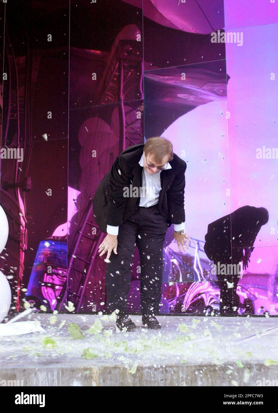 Glass flies as multibillionaire Paul Allen smashes a Dale Chihuly glass ...