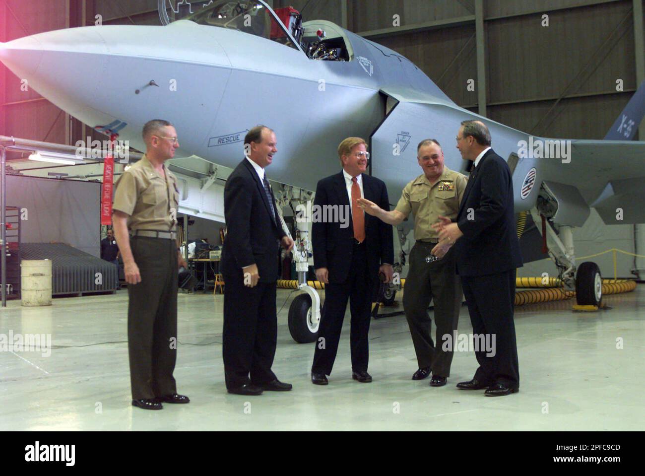 From left, Brig. Gen. James Mattis, X-35 Program Manager Gary Ervin ...