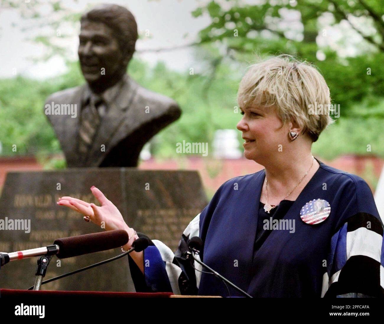 Maureen Reagan, daughter of former president Ronald Reagan, speaks ...