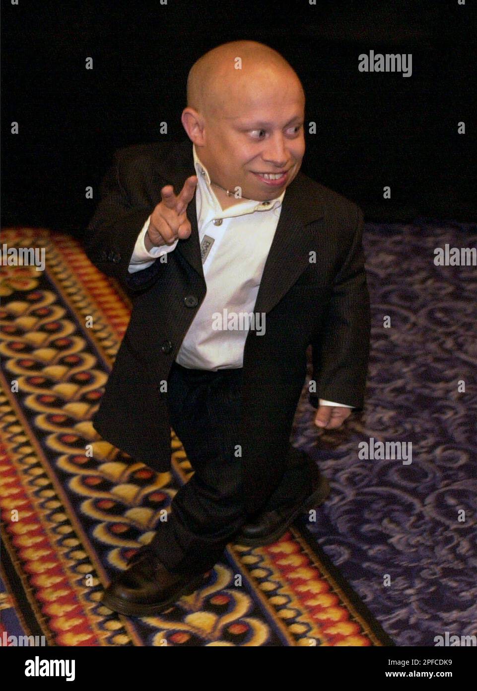 Actor Verne Troyer walks into the New Line Cinema luncheon at ShoWest ...