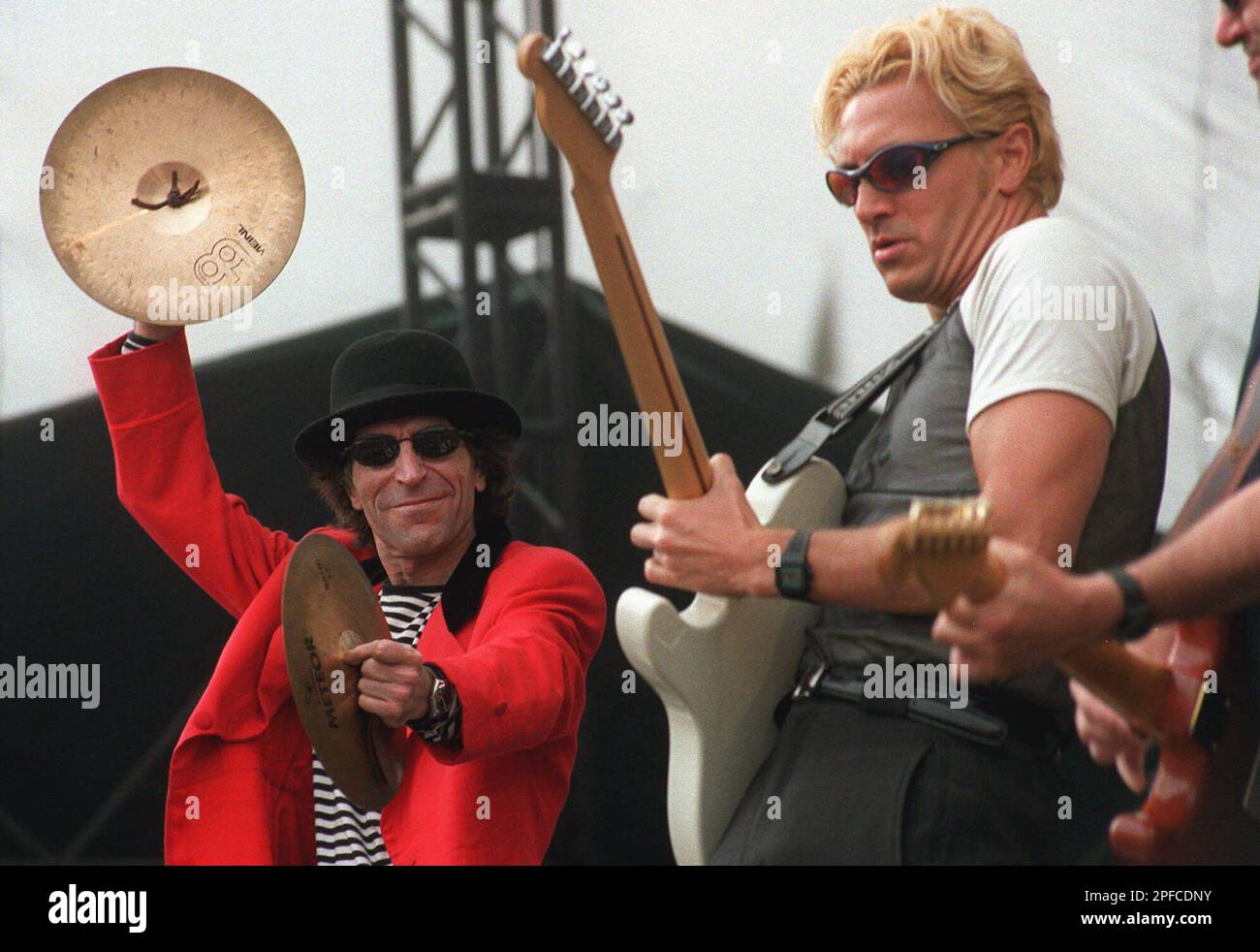 Spainish singer Joaquin Sabina, left, performs in the Zocalo Plaza in ...