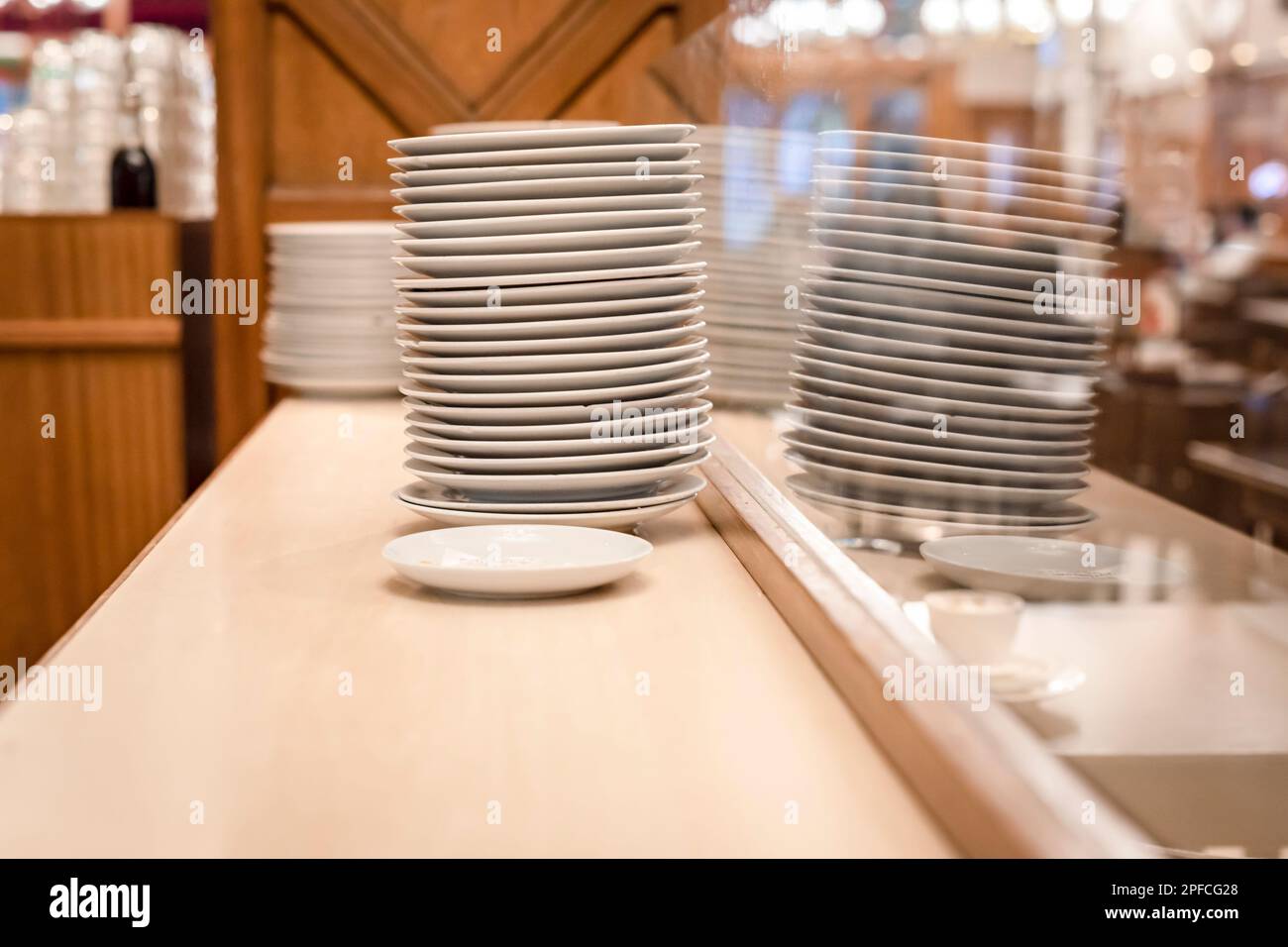 Washing dishes in restaurant kitchen hi-res stock photography and ...