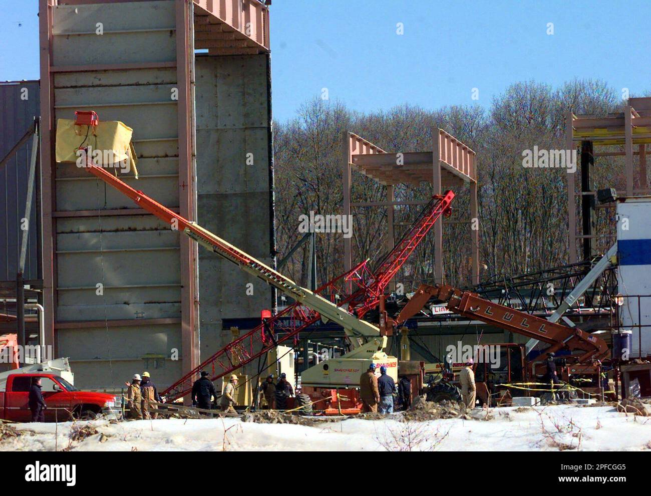 This is a general view Wednesday, Feb. 2, 2000, of the power plant ...