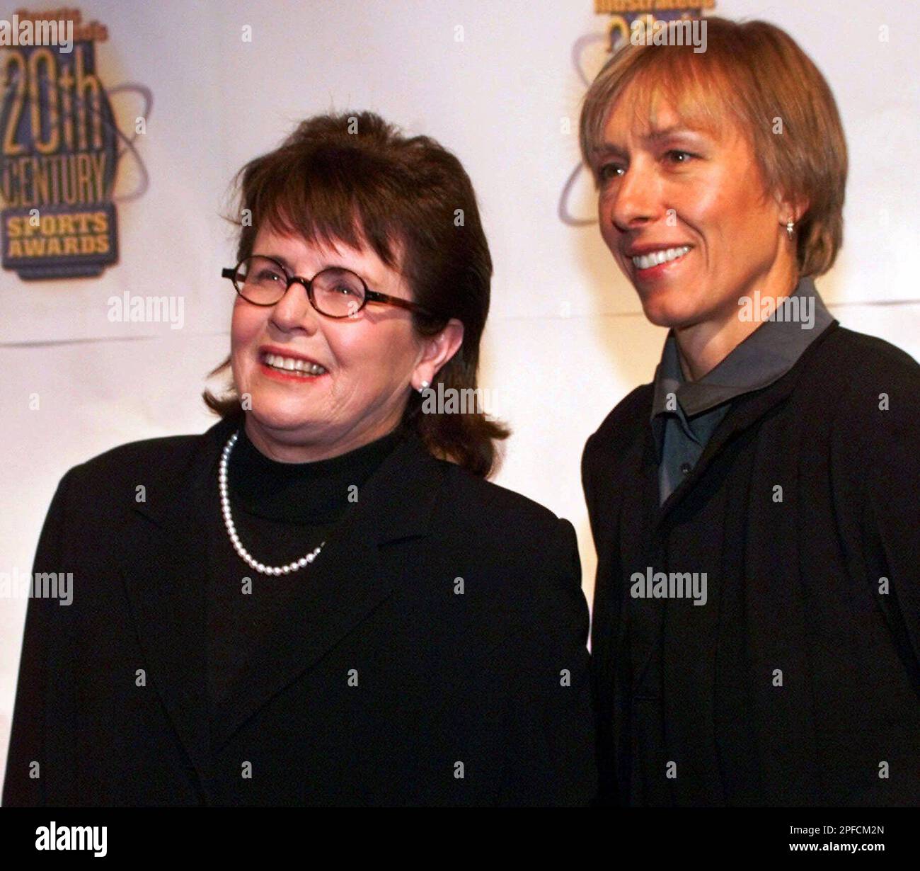 Tennis greats Billie Jean King, left, and Martina Navratilova pose ...