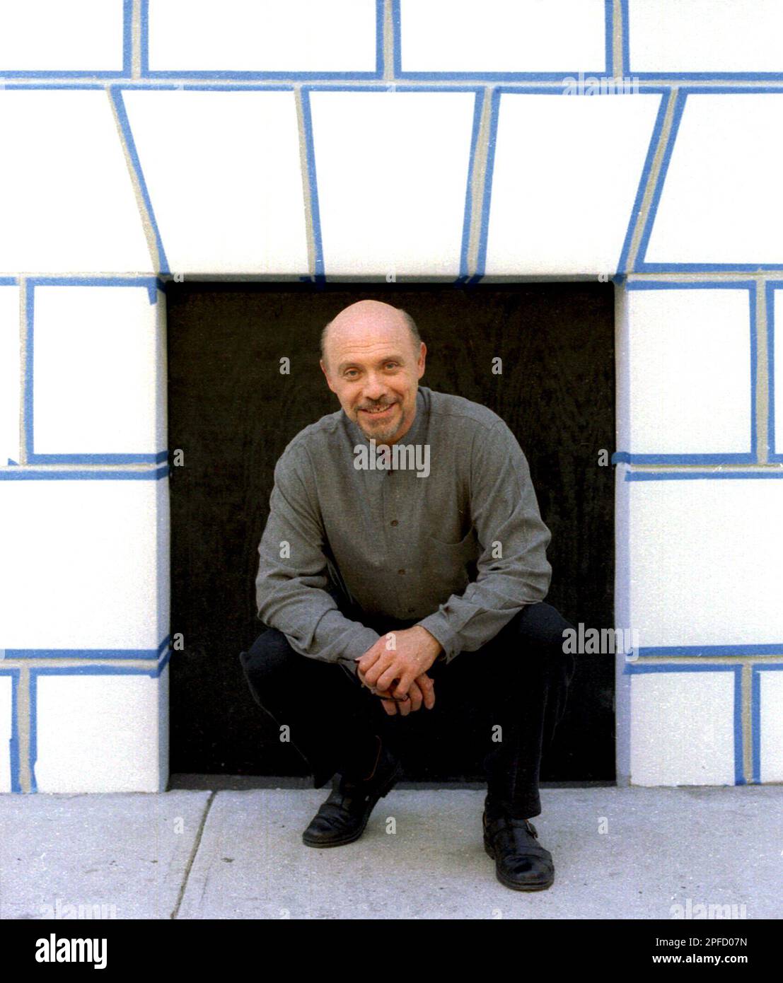 Actor Hector Elizondo poses for a photo in New York, July 20, 1999 ...