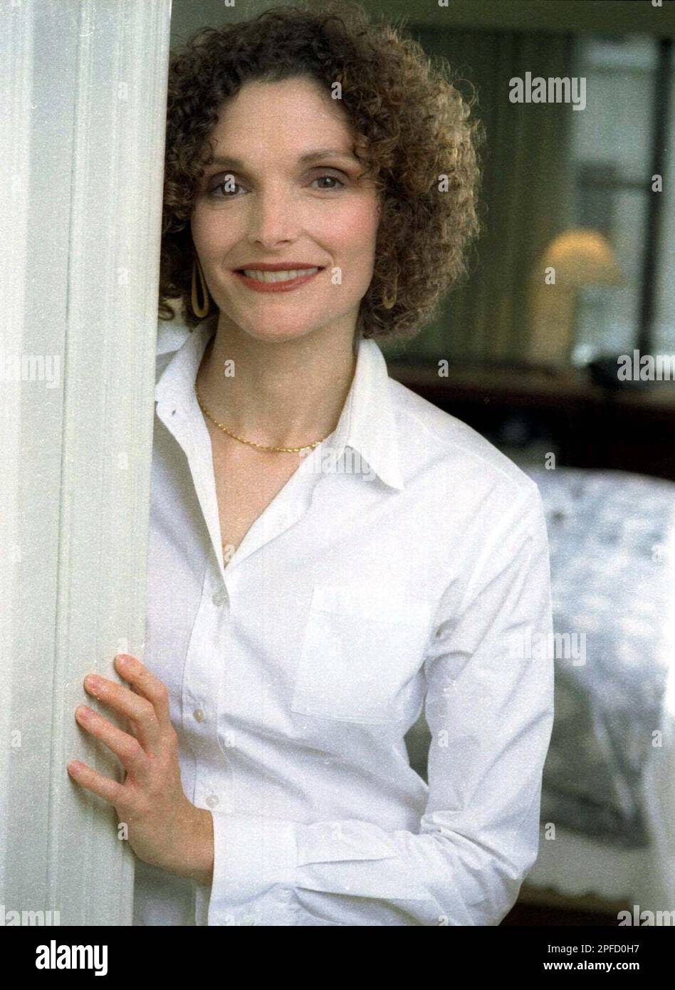 Actress Mary Elizabeth Mastrantonio poses in New York, July 12, 1999 ...