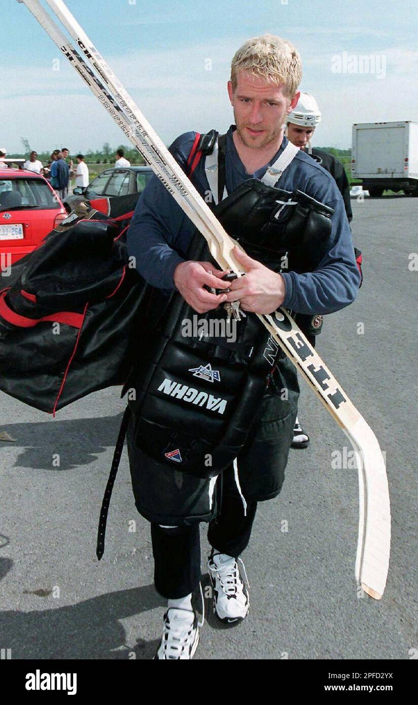 FILE--Ottawa Senators goaltender Damian Rhodes leaves a practice ...