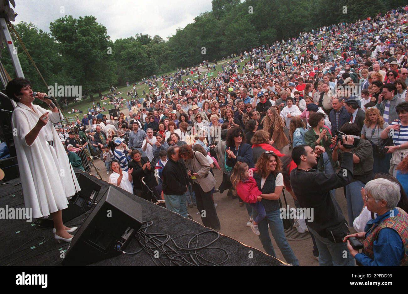 Israeli singer Yaffa Yarkoni performs at New York's Central Park before ...