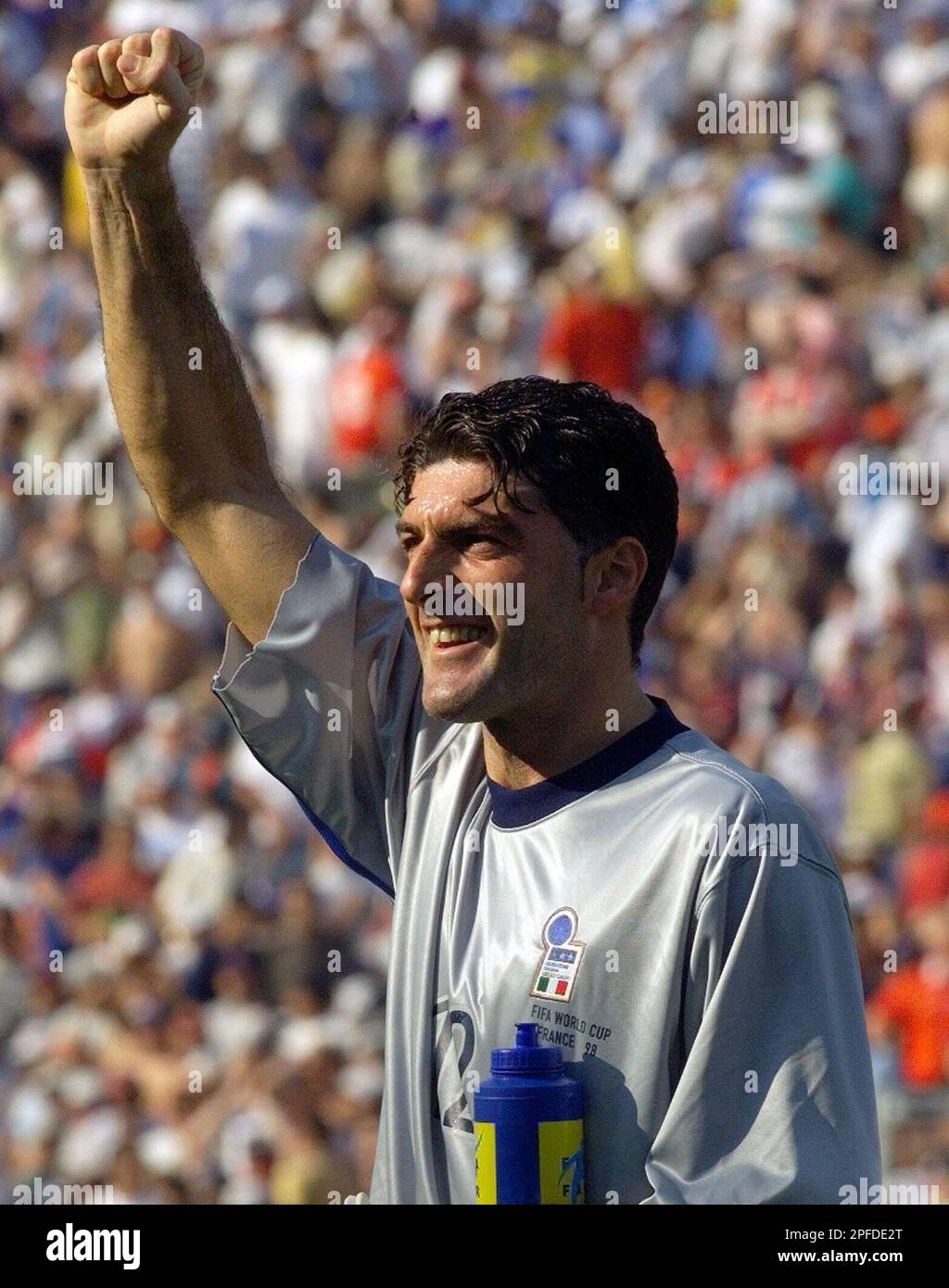 Italy's keeper Gianluca Pagliuca celebrates victory after Italy beat ...
