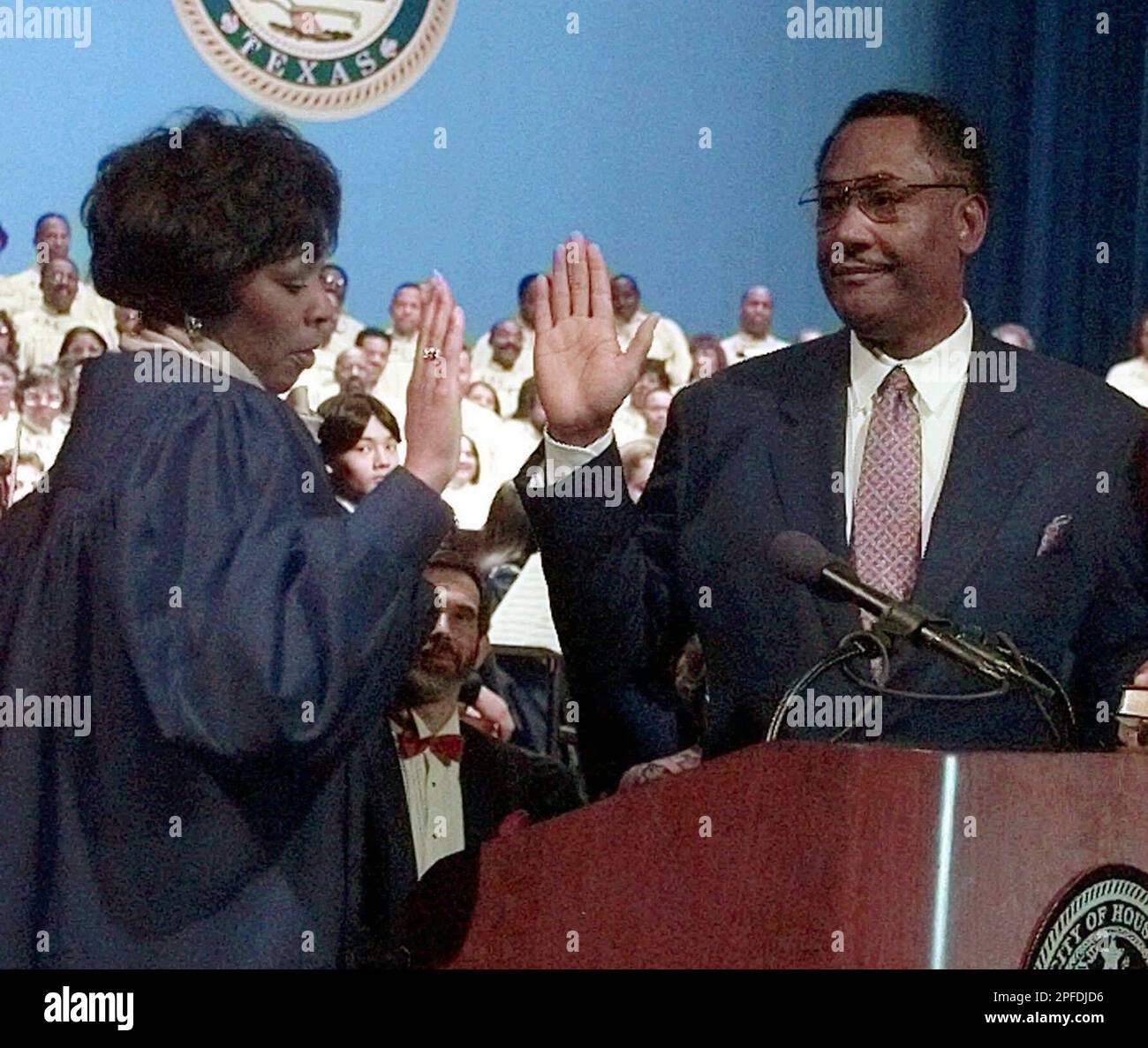 Former drug czar Lee Brown, right, is sworn as mayor of Houston by U.S ...