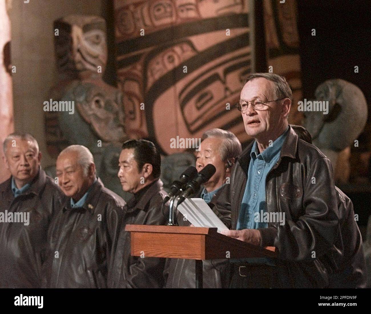 Canadian Prime Minister Jean Chretien delivers the final communique ...