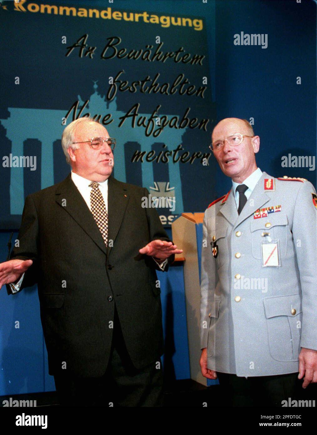 German chancellor Helmut Kohl talks to Hartmut Bagger, staff chief of ...
