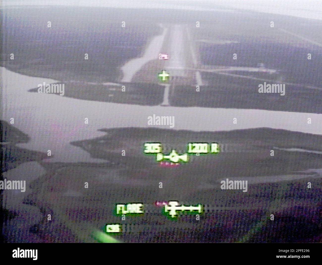 The space shuttle Columbia heads in for a landing on runway 33 at Cape ...