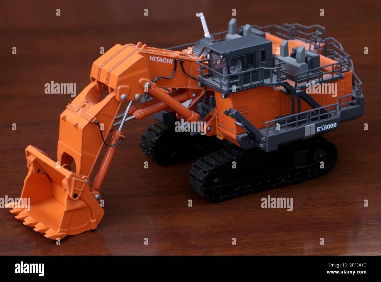 Modeling electric mining excavator, Hitachi EX 8000, display in shiny ...