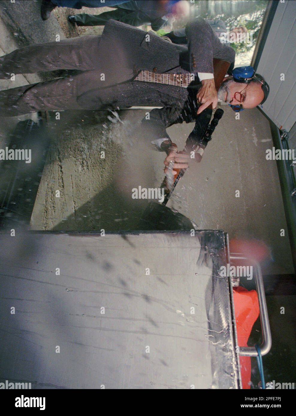 George Reich, a firearms expert from the Suffolk County, N.Y., crime ...