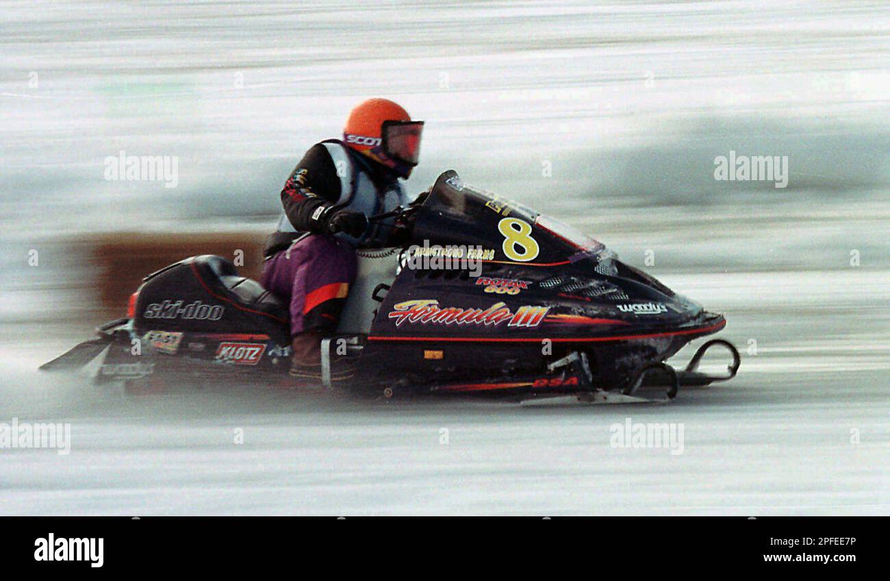George Armstrong speeds around a turn Sunday, Feb. 9, 1997, during ...