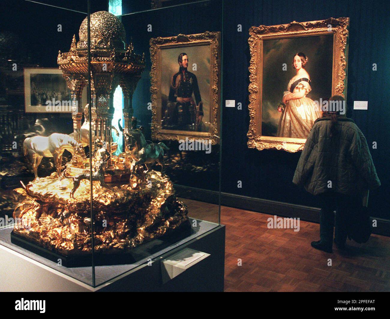 Bilder und Einrichtunggegenstaende bilden den Kern der Ausstellung ...