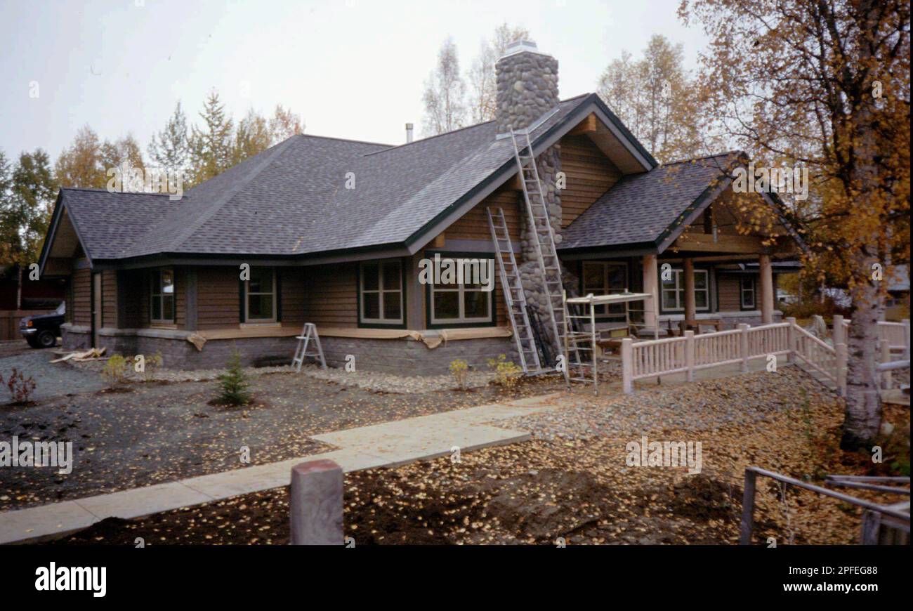 Workers put the finishing touch on the National Park Service's new $1 ...