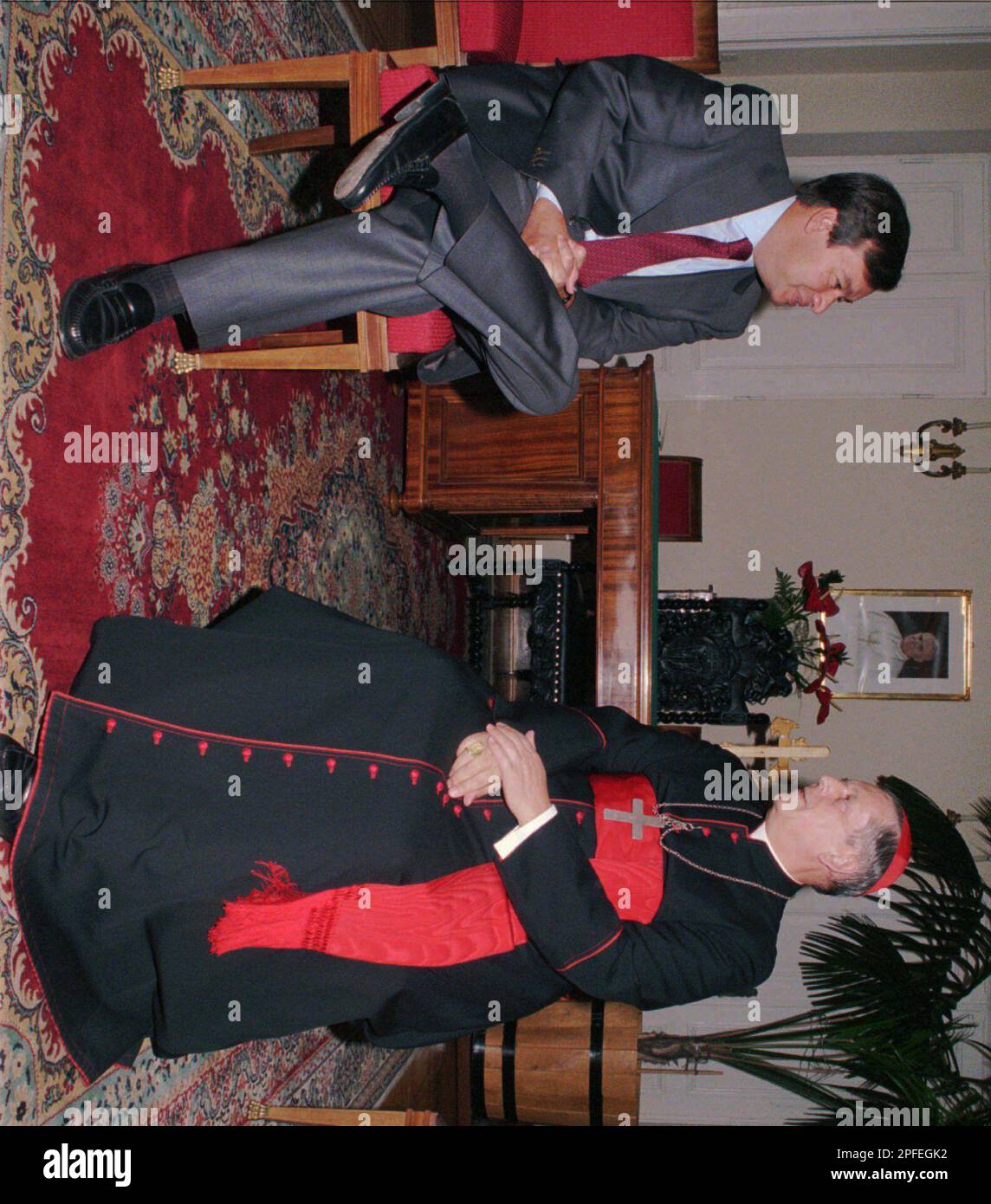 Portuguese Prime Minister Antonio Guterres (left) with Poland's Primate ...