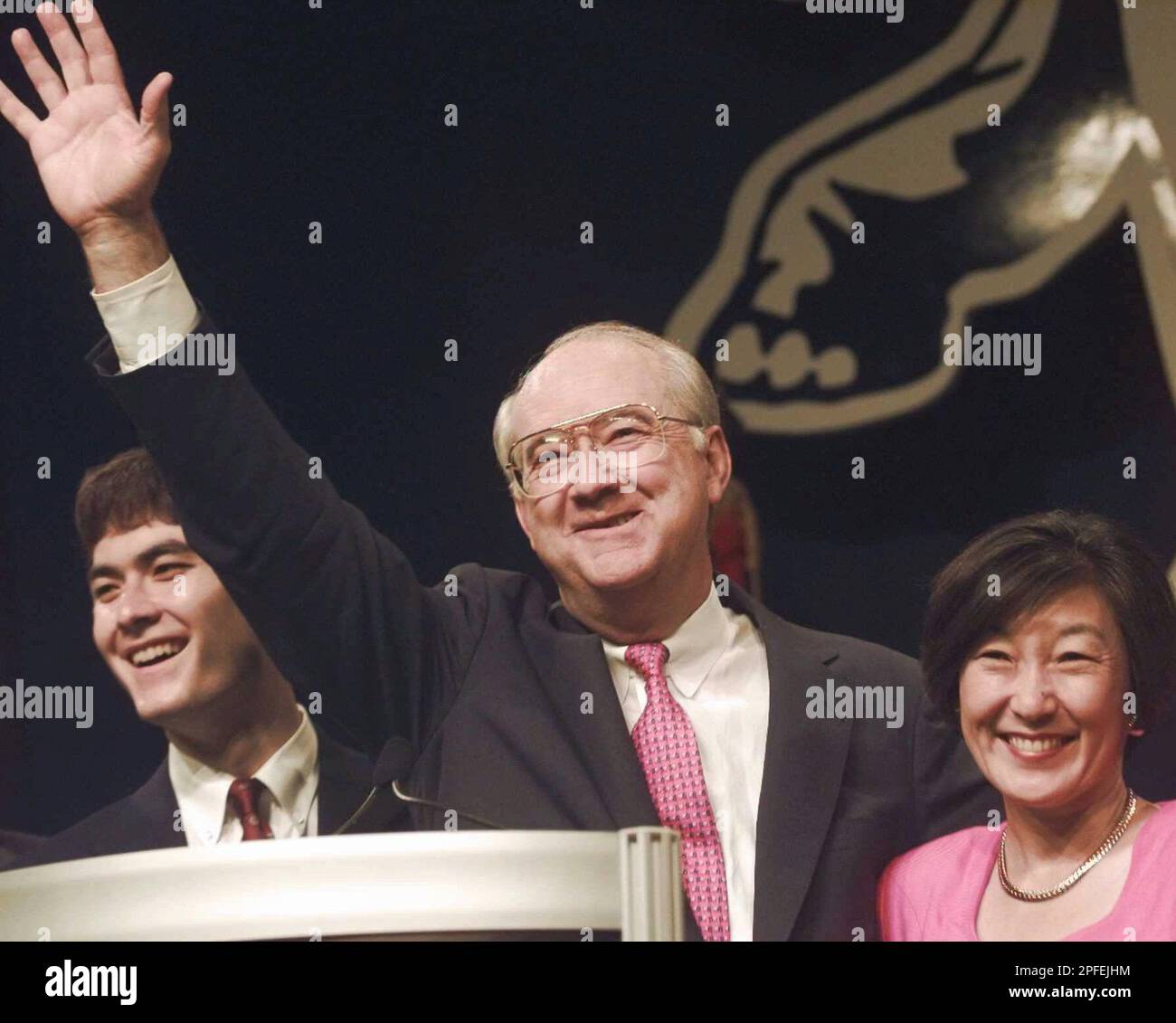 Sen. Phil Gramm of Texas, flanked by his son Marshall, left, and wife ...
