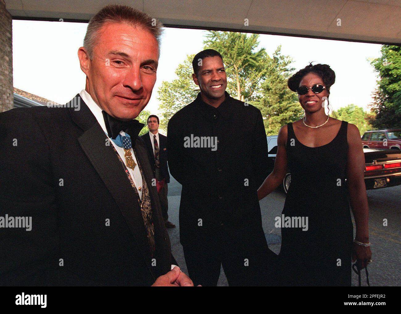 Paul W. Bucha, left, President of Congressional Medal of Honor Society ...