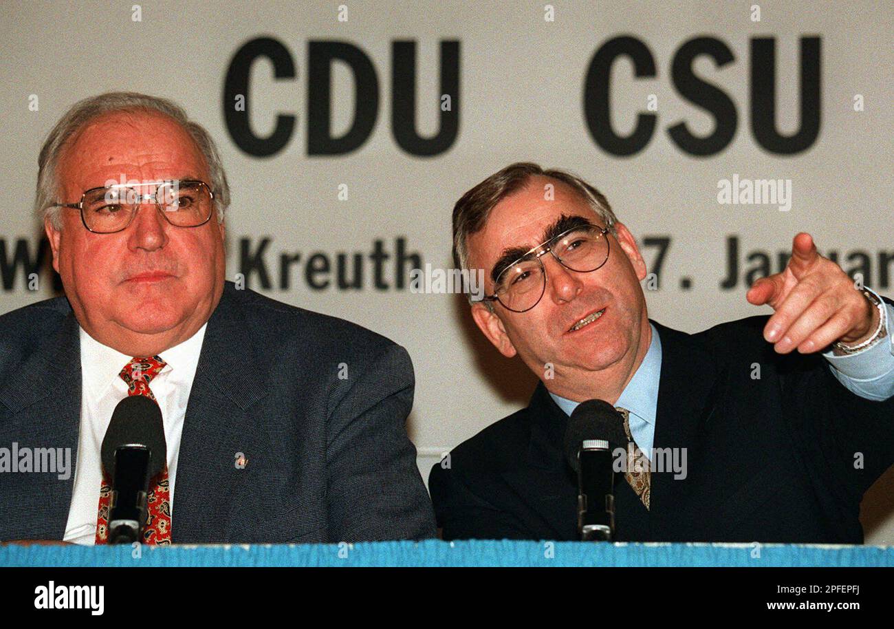 CSU-chairman Theo Waigel, right, and German Chancellor Helmut Kohl ...