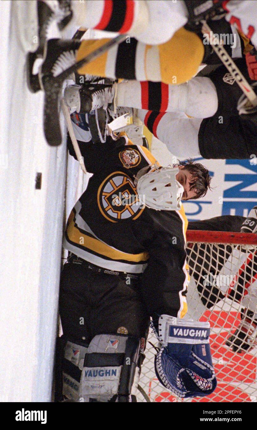 Boston Bruins goalie Bill Ranford, starting in his first game with the ...