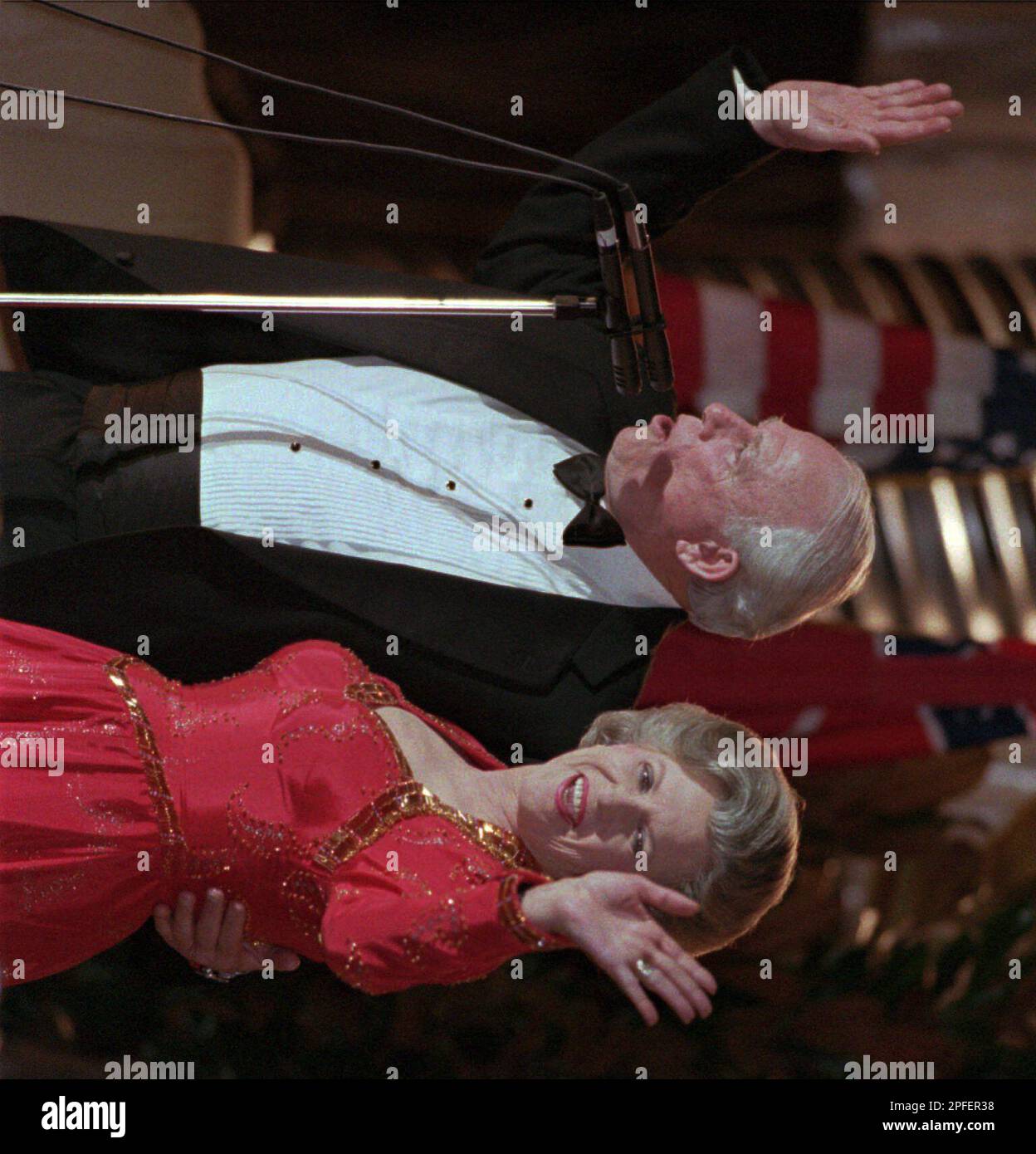 Mississippi Gov. Kirk Fordice and his wife Pat wave to the crowd as ...
