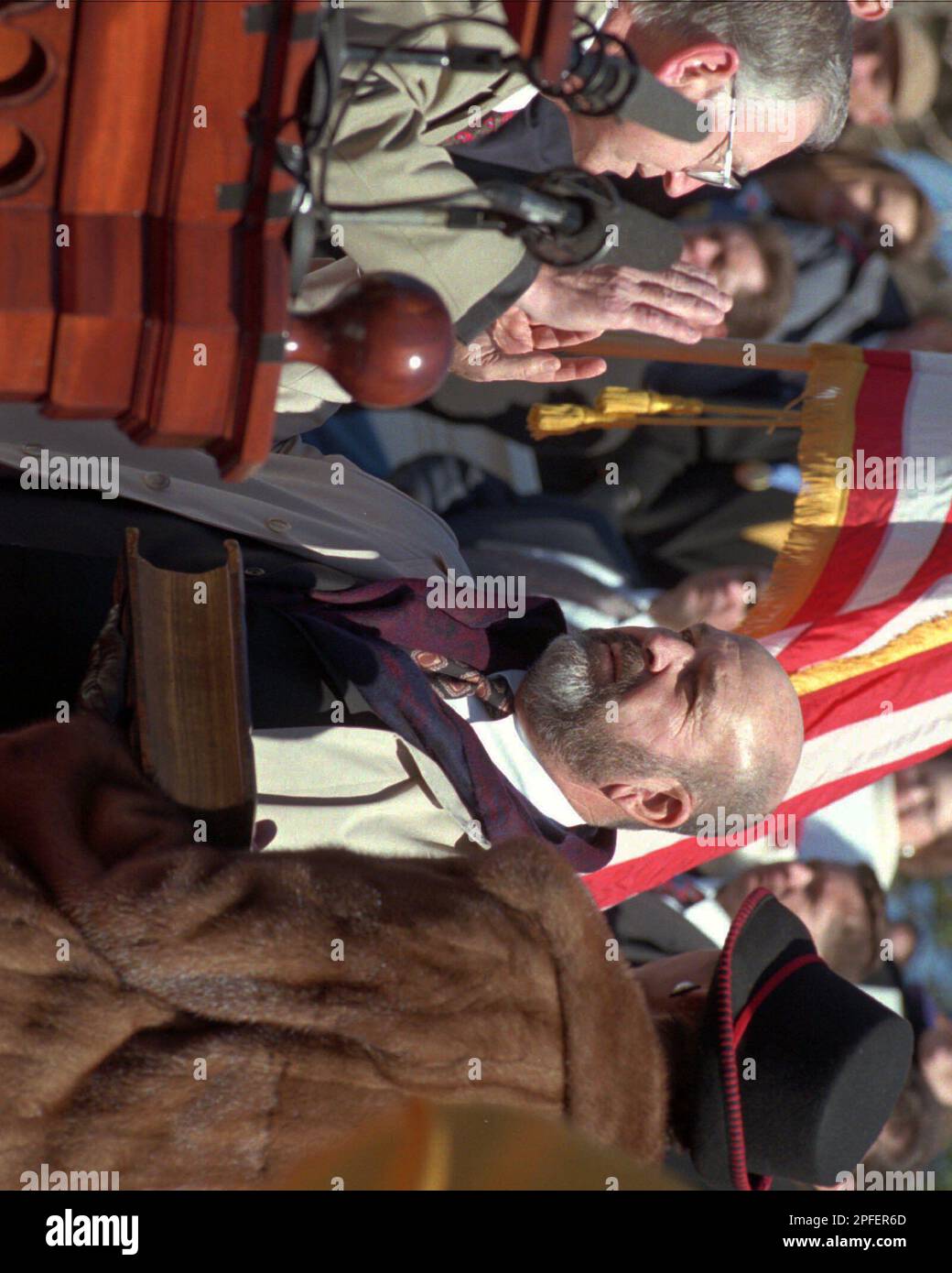 Mike Foster takes the Oath of Office to become Louisiana's Governor ...