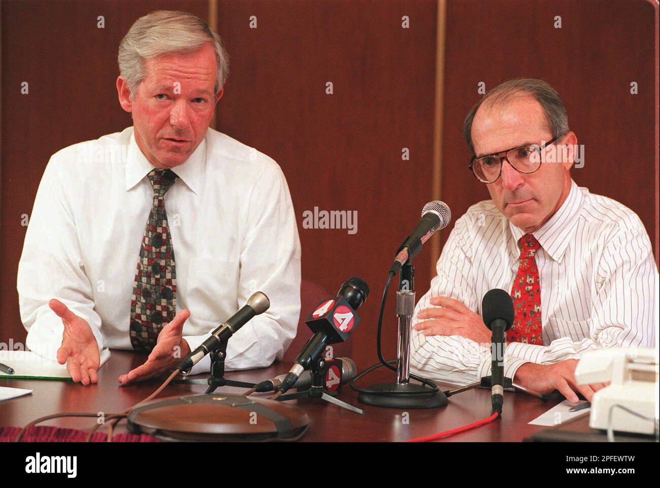 Wells Fargo Bank President Bill Zuendt, left, and Chairman and Chief ...