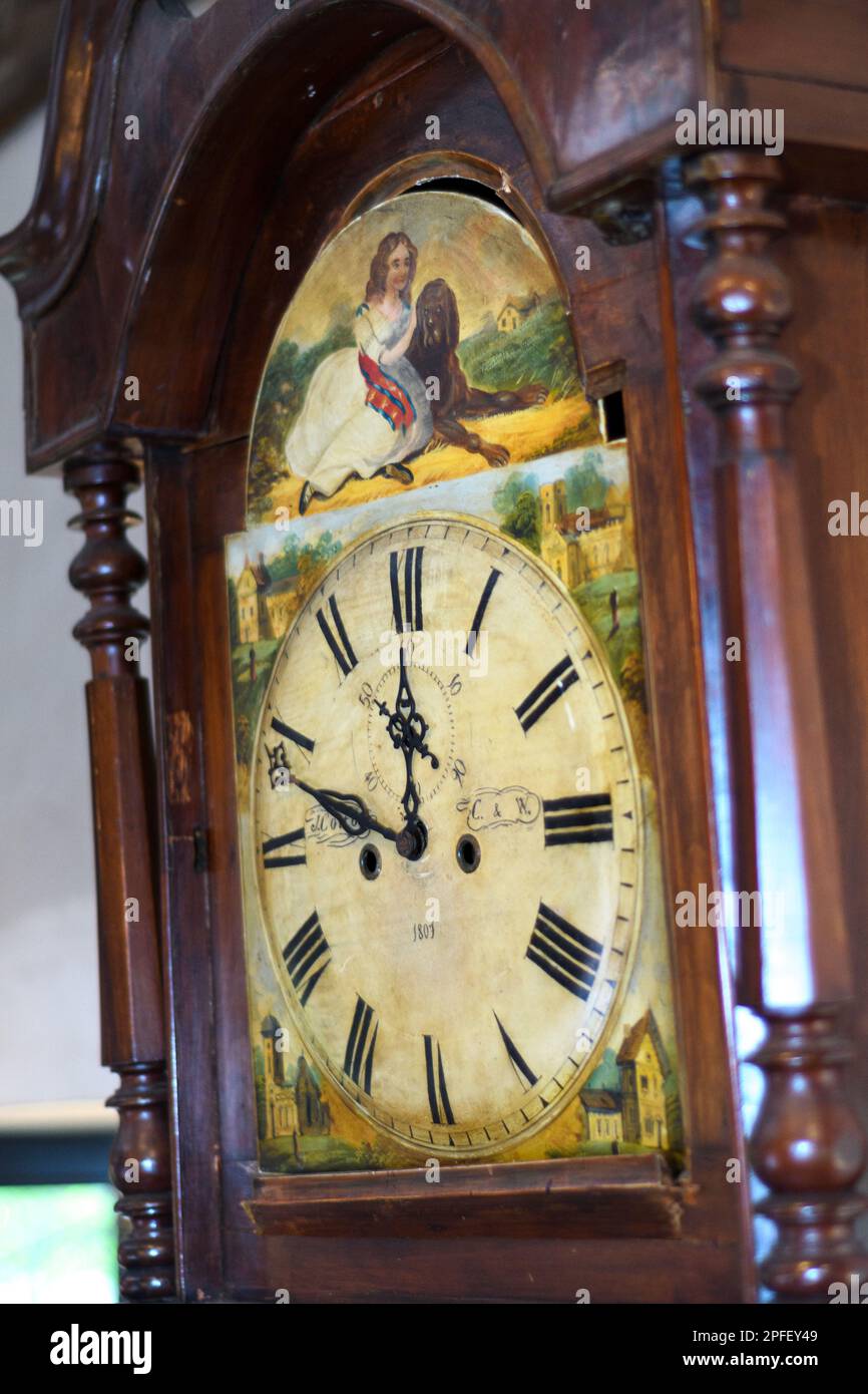 Painted clock face hi-res stock photography and images - Alamy