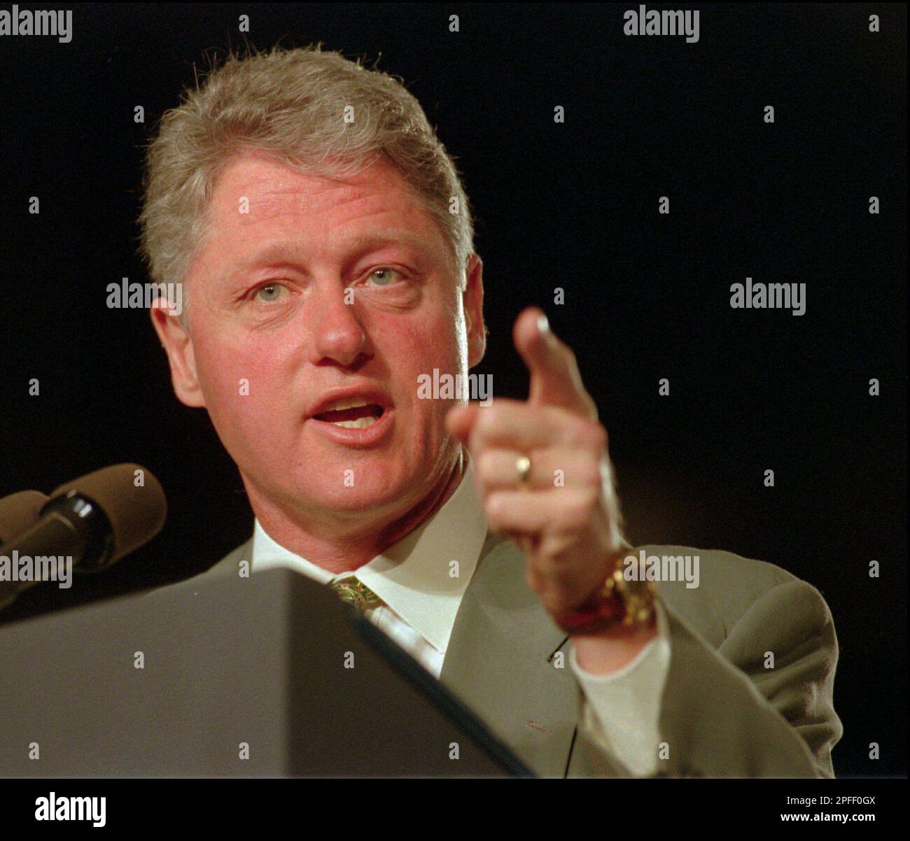 President Clinton speaks to the California Democratic Convention in ...