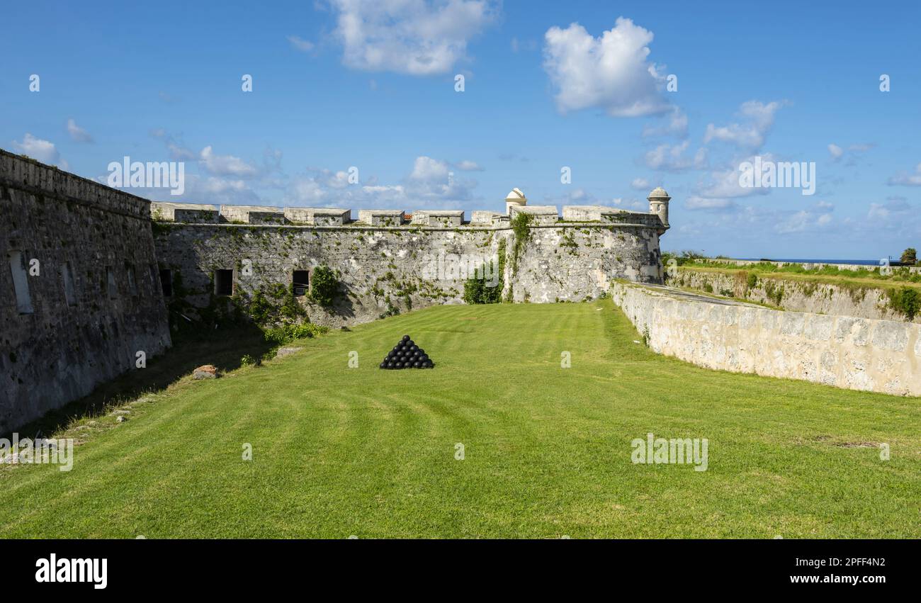 Fort of Saint Charles in Havana, Cuba Stock Photo - Alamy