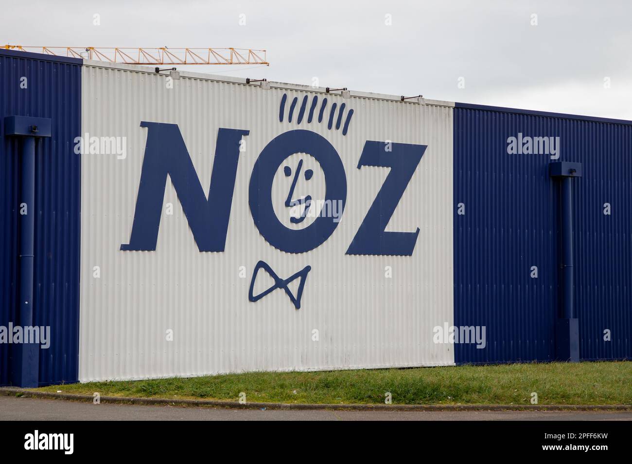 Bordeaux , Aquitaine France - 03 10 2023 : NOZ sign logo and text brand ...