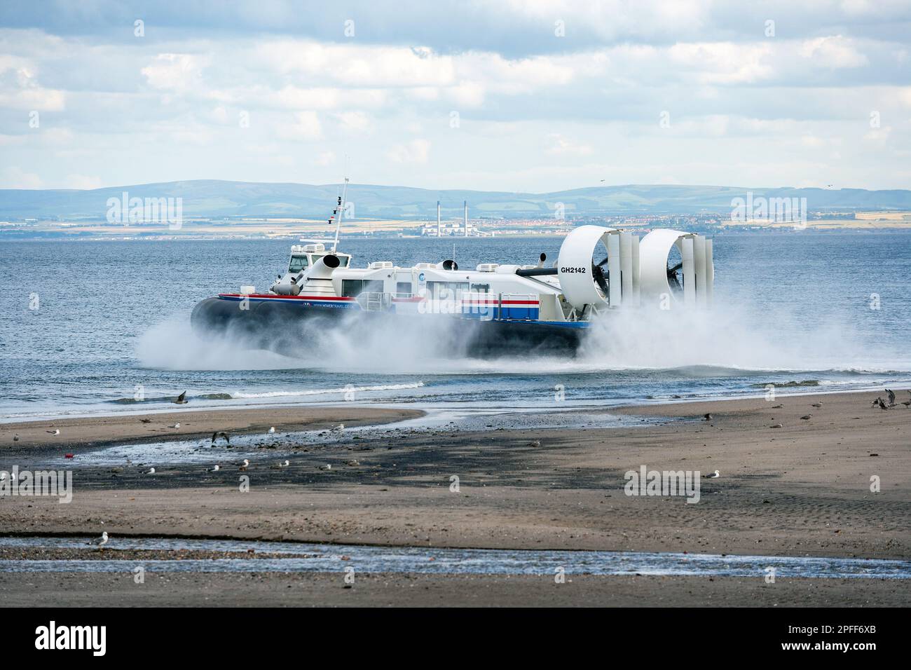 Stagecoach testing a proposed hovercraft crossing from Kirkcaldy to ...